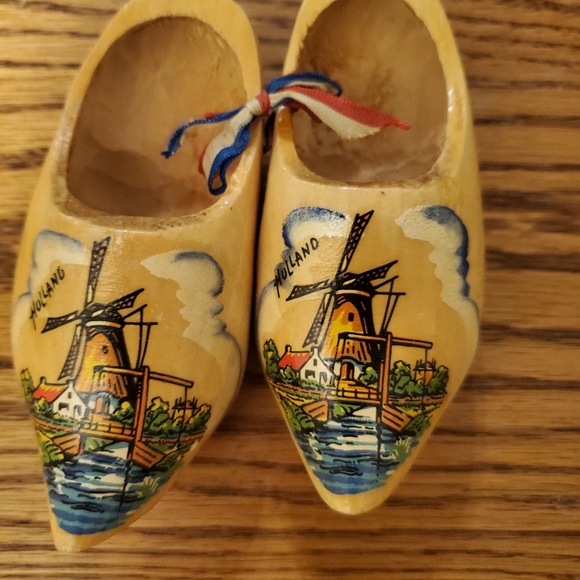 Art | Vintage Hand Carved Painted Dutch Wooden Shoes Clogs Holland W ...